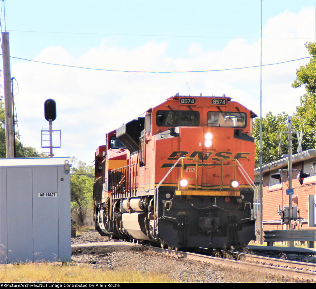 BNSF 8574